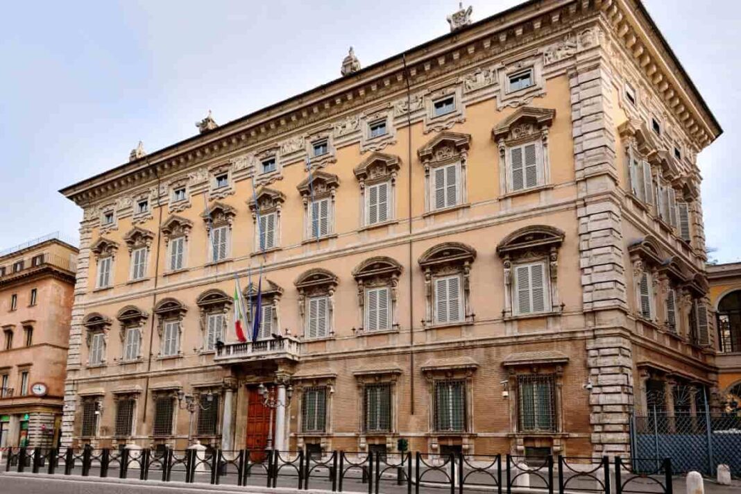 Chi può votare per il Senato: età minima per le elezioni politiche