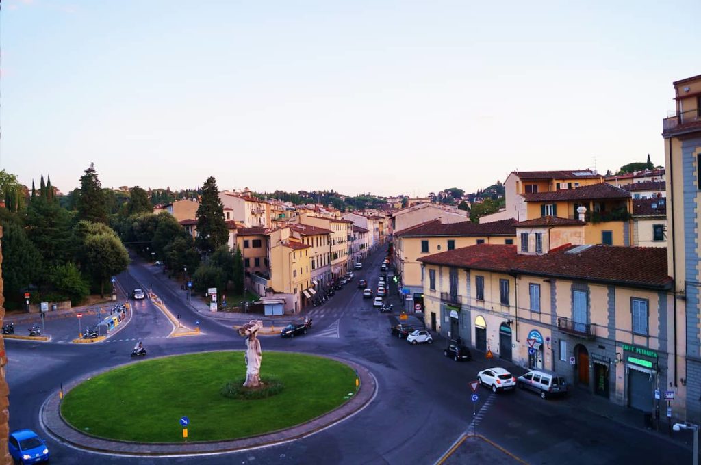 4 "segreti" su Dietrofront, la statua di Porta Romana (Firenze)